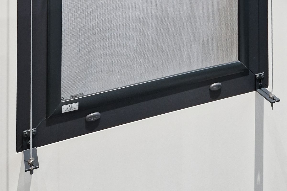 Fiksni komarnici - Roletarstvo Medle